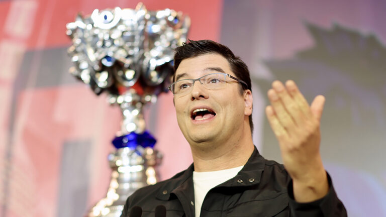 Riot Games investiga a su CEO tras una demanda por discriminación